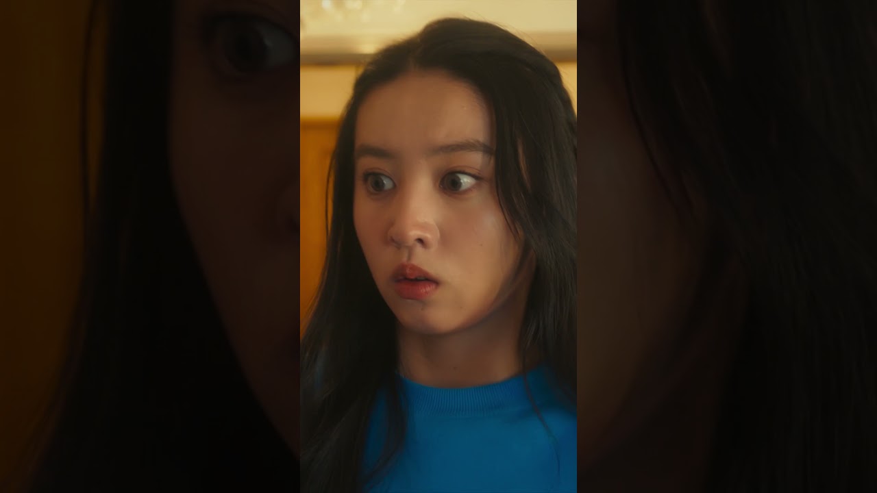 父親、突然の帰宅🏠💨焦る2人の隠れ場所は…!?(急接近🫣💞)本編切り抜き🎞️#ﾁﾗ見せ女神降臨『#女神降臨 𝐁𝐞𝐟𝐨𝐫𝐞 高校デビュー編』𝟑.𝟐𝟎(木)公開💄 - MAGMOE