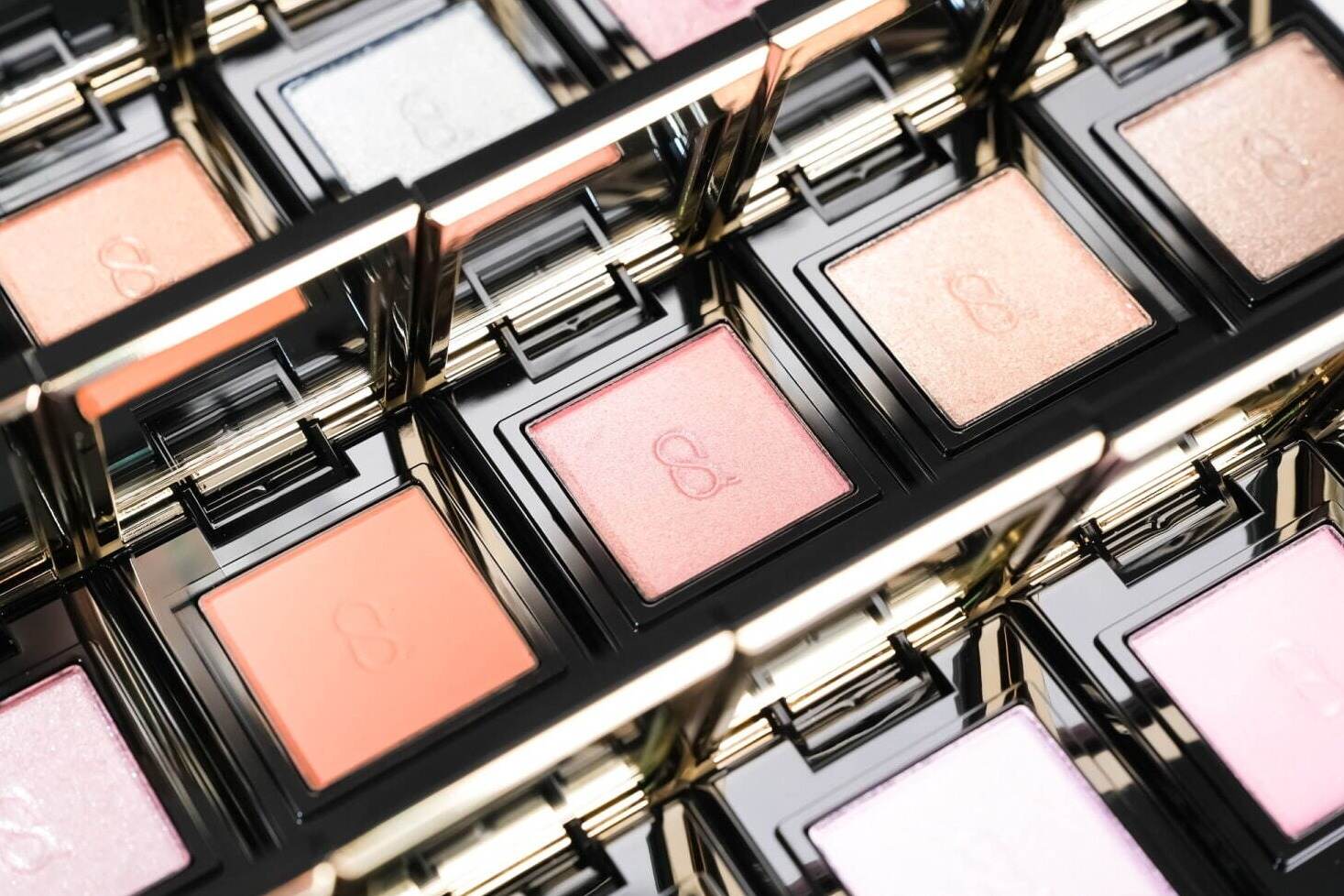 【保存版】SUQQUシングルアイシャドウ「モノ ルック アイズ」全色比較、定番カラーのスウォッチ付き - ファッションプレス - MAGMOE