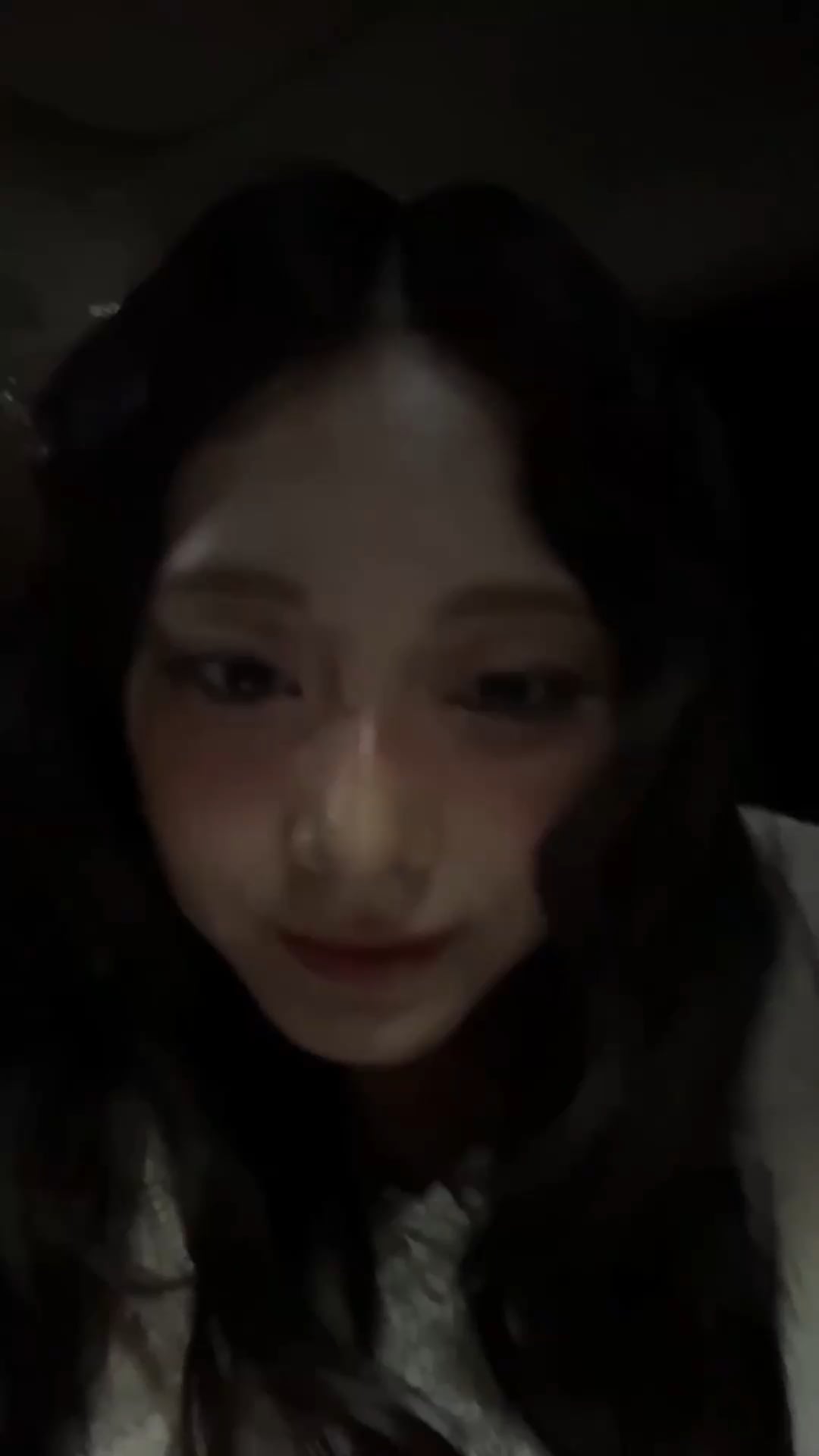 250409 - Tzuyu's beautiful eyes - MAGMOE