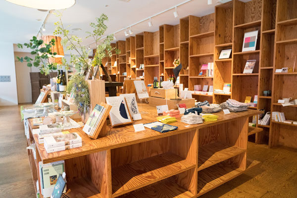 書店 | 業種別開業ガイド | J-Net21[中小企業ビジネス支援サイト] - MAGMOE