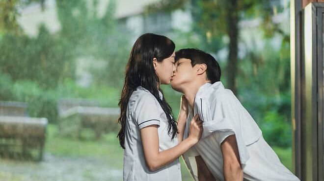 韓国ドラマの思わぬ楽しみ方！「夏休みの恋」を感じさせる歴代作品5選 - DANMEE ダンミ - MAGMOE