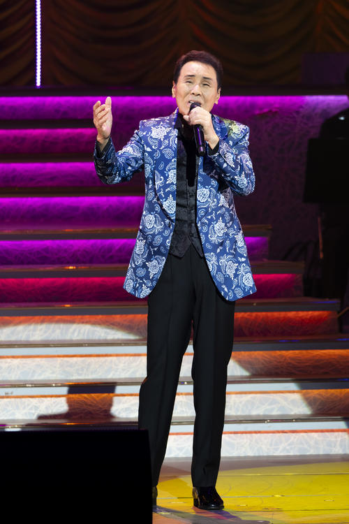 五木ひろし、休演していた座長公演に涙の復帰「歌い手、舞台人はやはりこの板の上に」熱唱を披露 - nikkansports.com - MAGMOE