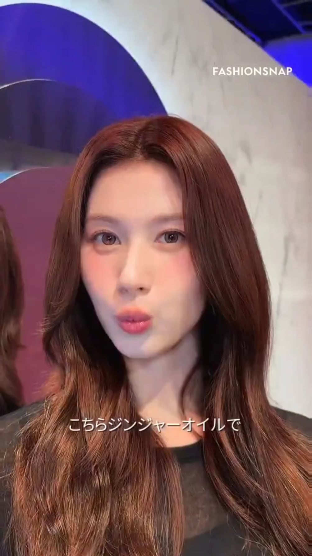 250702 Sana close up looking beautiful - MAGMOE