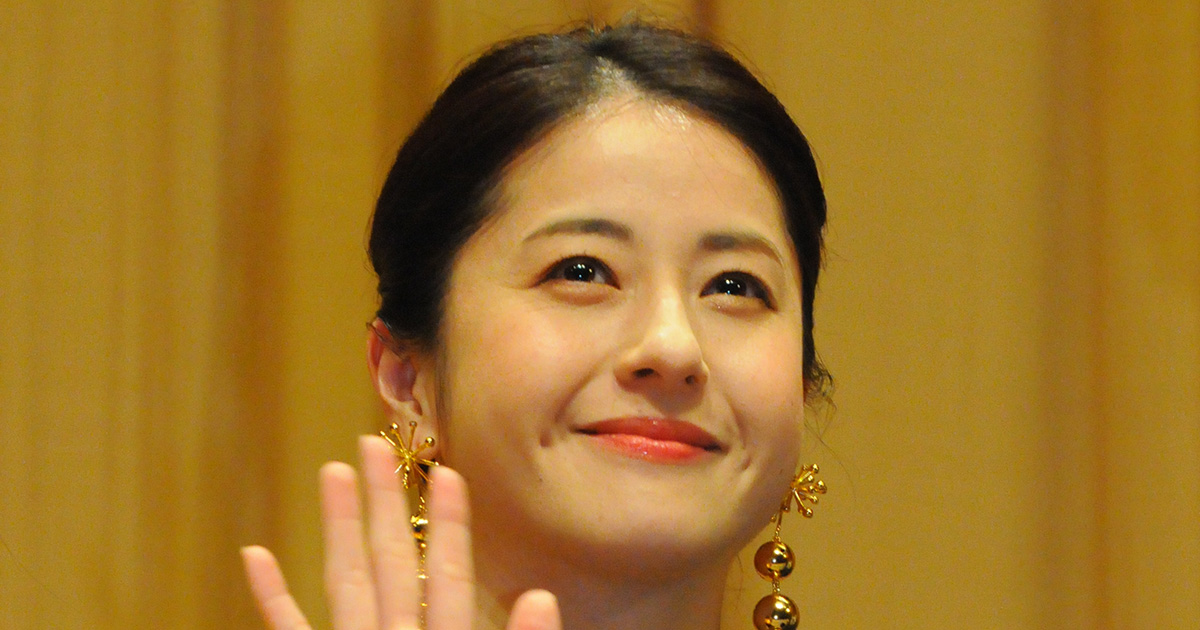 元銀座ホステス占い師が語る「7月19日の開運最強有名人」2位は松本若菜、1位は？ | 女性自身 - MAGMOE