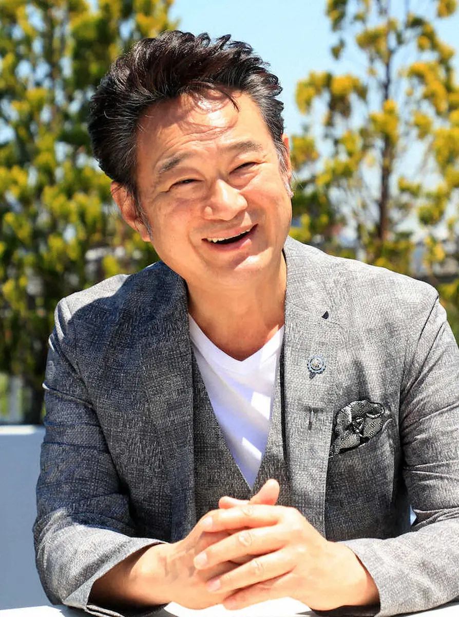 65歳船越英一郎 23歳下の女優&チョークアーティストと再婚 昨夏には初の実子誕生 - スポニチ Sponichi Annex 芸能 - MAGMOE