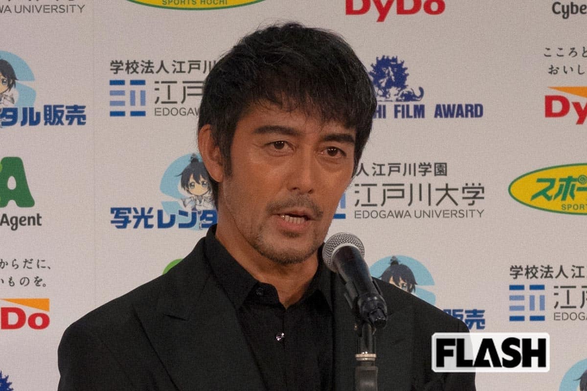 【万博】大混乱の夢洲駅で「阿部寛」の名前がささやかれたワケ…停電パニックに一時騒然 | Smart FLASH/スマフラ[光文社週刊誌] - MAGMOE