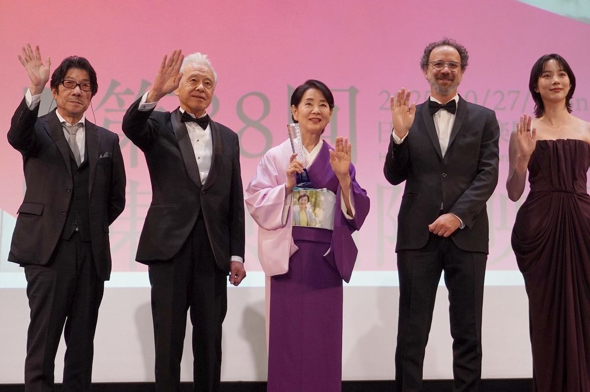 第38回東京国際映画祭が開幕！吉永小百合は日本人女優初となる特別功労賞に「これからも一歩一歩映画の道を歩いていけたら」と笑顔｜最新の映画ニュースならMOVIE WALKER PRESS ...