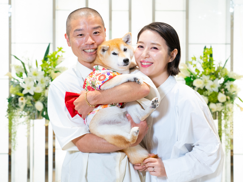 【祝・結婚】アキナ山名と宇都宮まきが電撃ゴールイン! 愛犬おまめも一緒に“2人と1匹”直撃インタビュー | FANY Magazine - MAGMOE